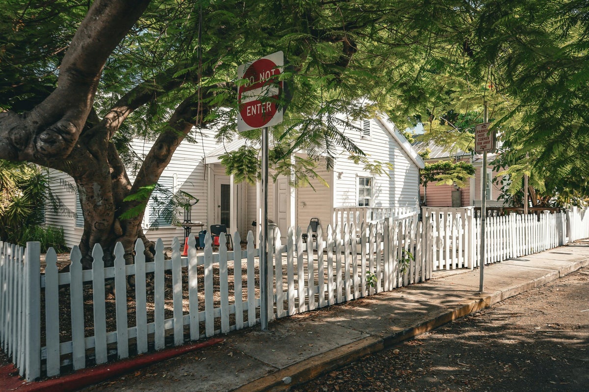 About Us | Eastern Fencing
