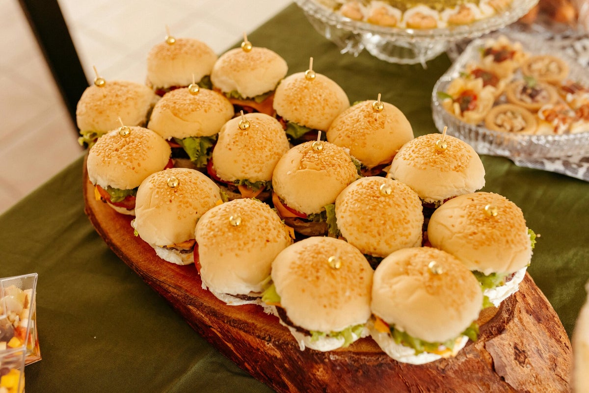 Easy Burger Sliders / 10 Easy Party Appetizers | between flavors