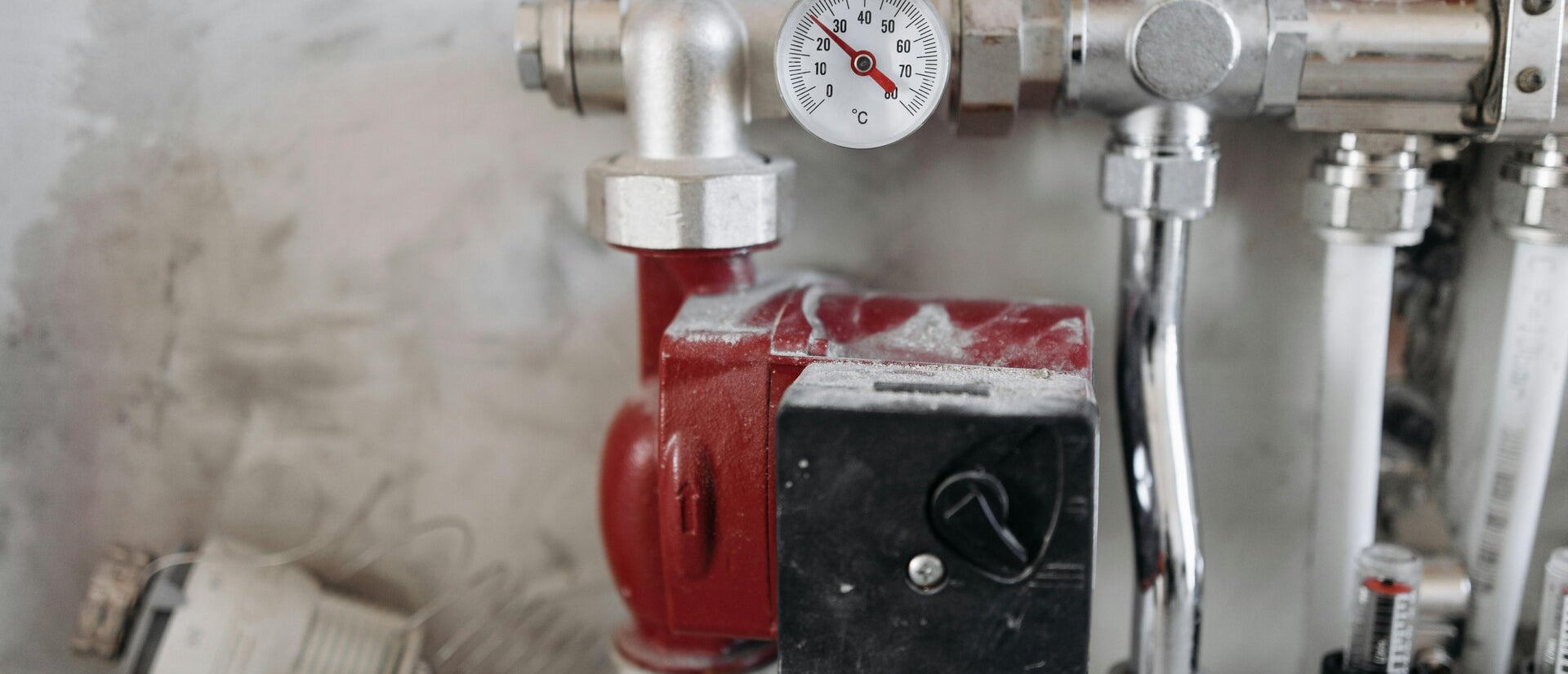 How to Clear an Airlock in Your Water Pipes: A Practical Guide / Blog ...