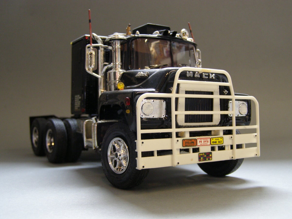 Mack Rubber Duck / Trucks / My models/ mijn modellen | Jeka Modelbouw