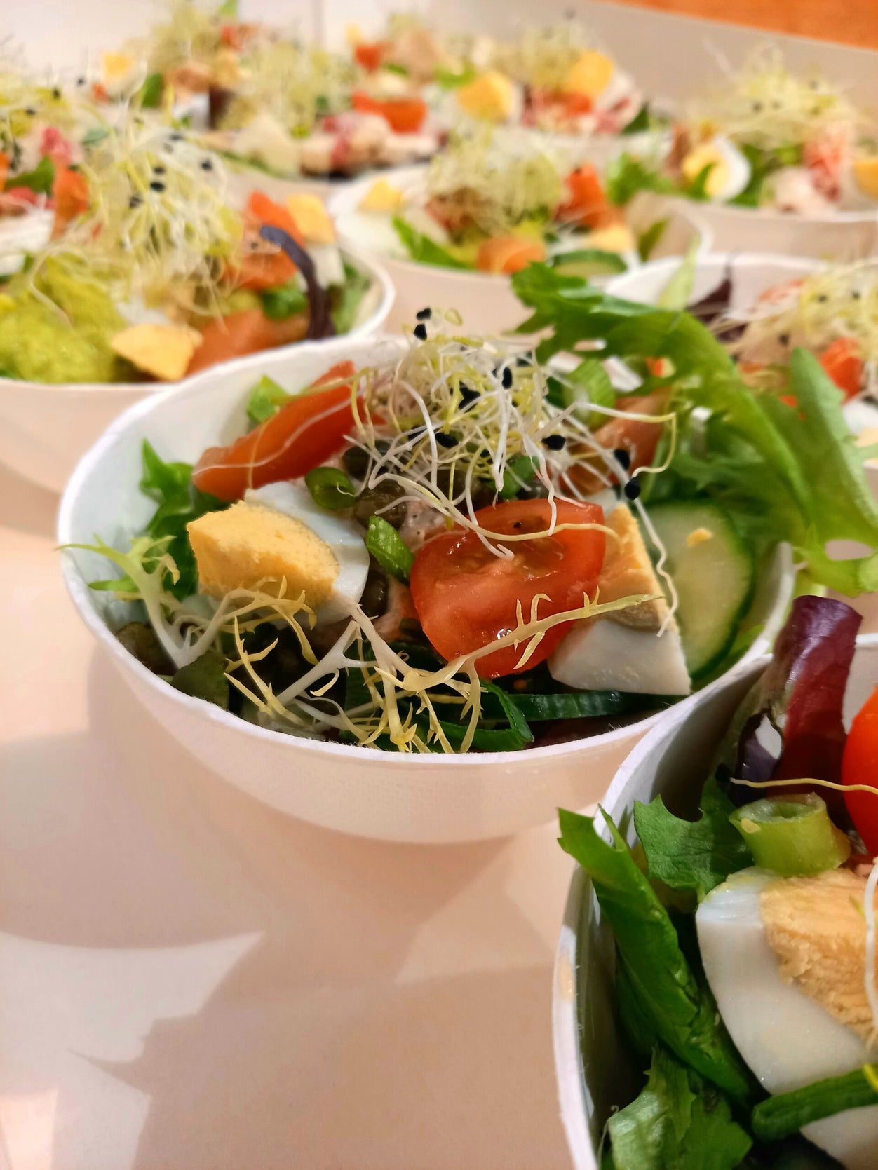 MINI-BROODJES, MINI SALADES EN MINI DESSERTS | Traiteur & Take-Away FONS