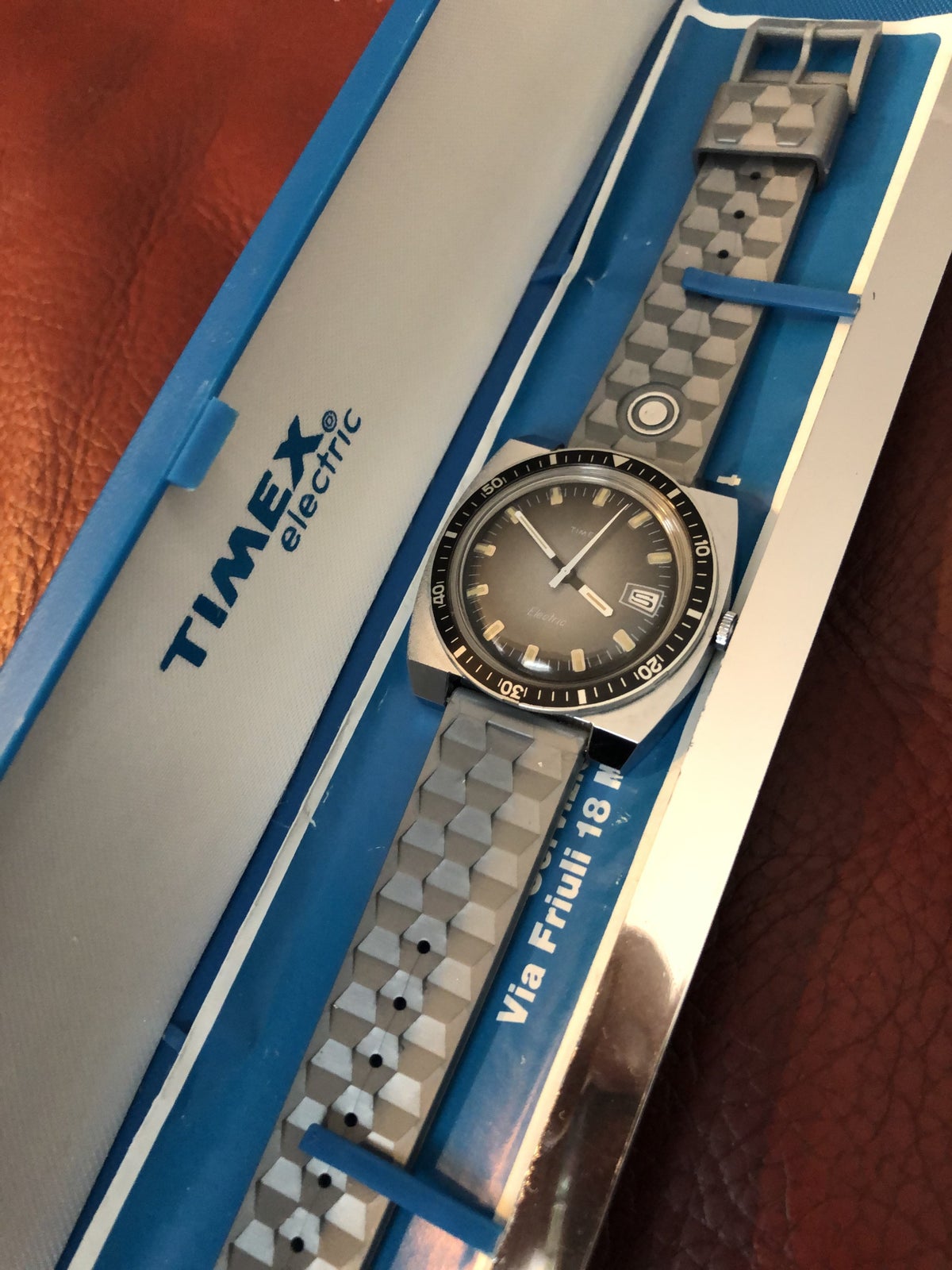 Timex Displays Box & Papers | ARTEEPEE