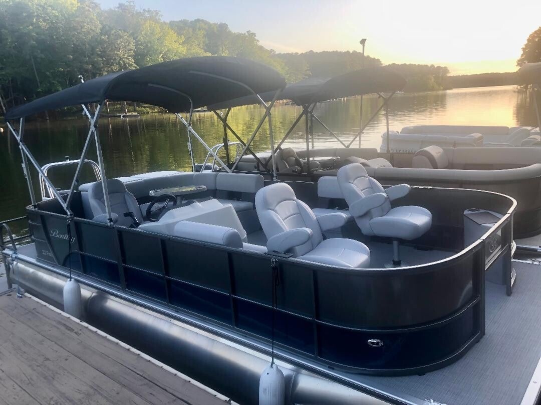 Pontoon Boat Rentals | Kerr Lake Adventures