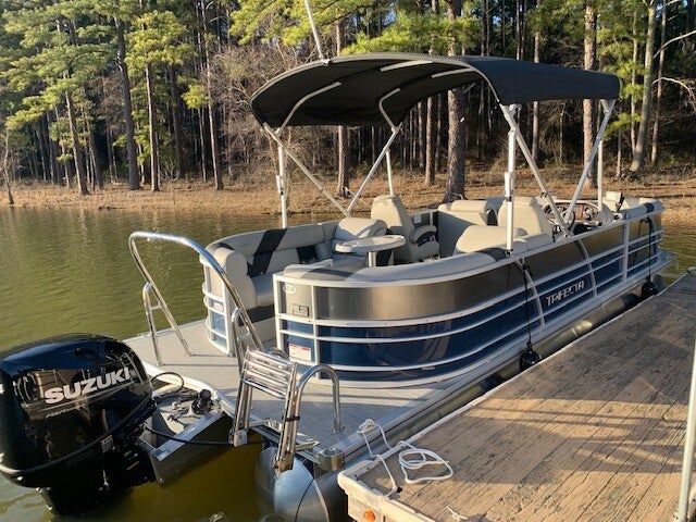 Pontoon Boat Rentals | Kerr Lake Adventures