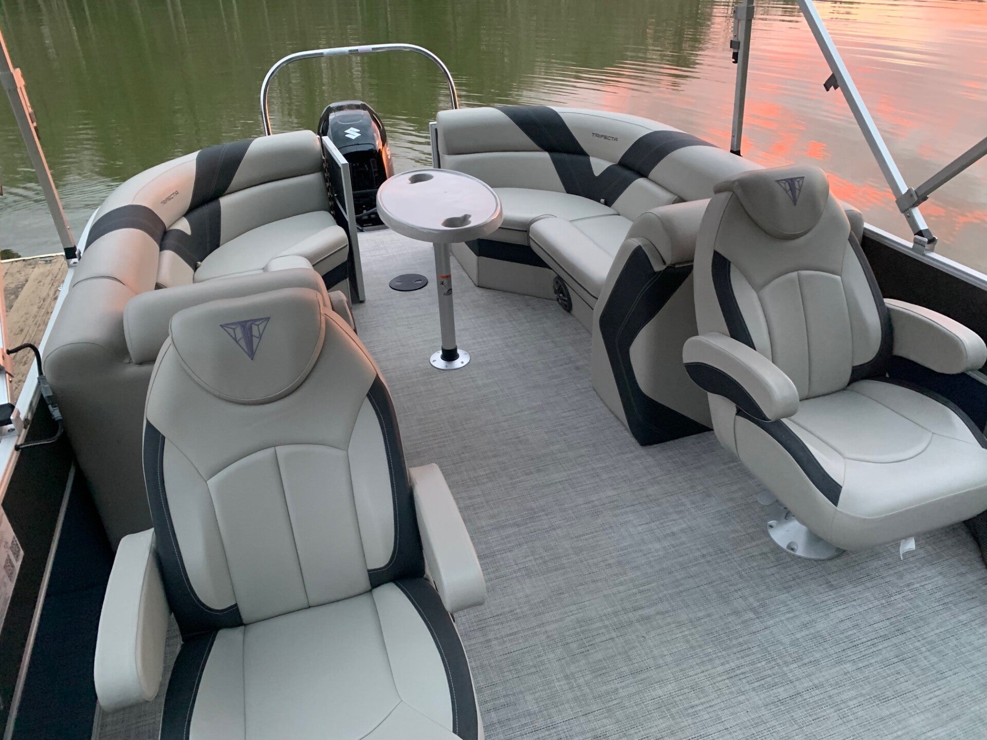 Pontoon Boat Rentals | Kerr Lake Adventures