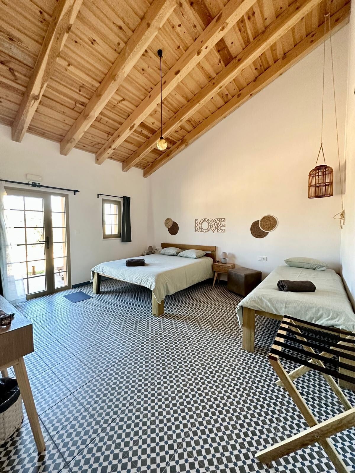 Cozy B&B Rooms in Grandola, Stay with us at Mama Adama Alpaca Farm Stay