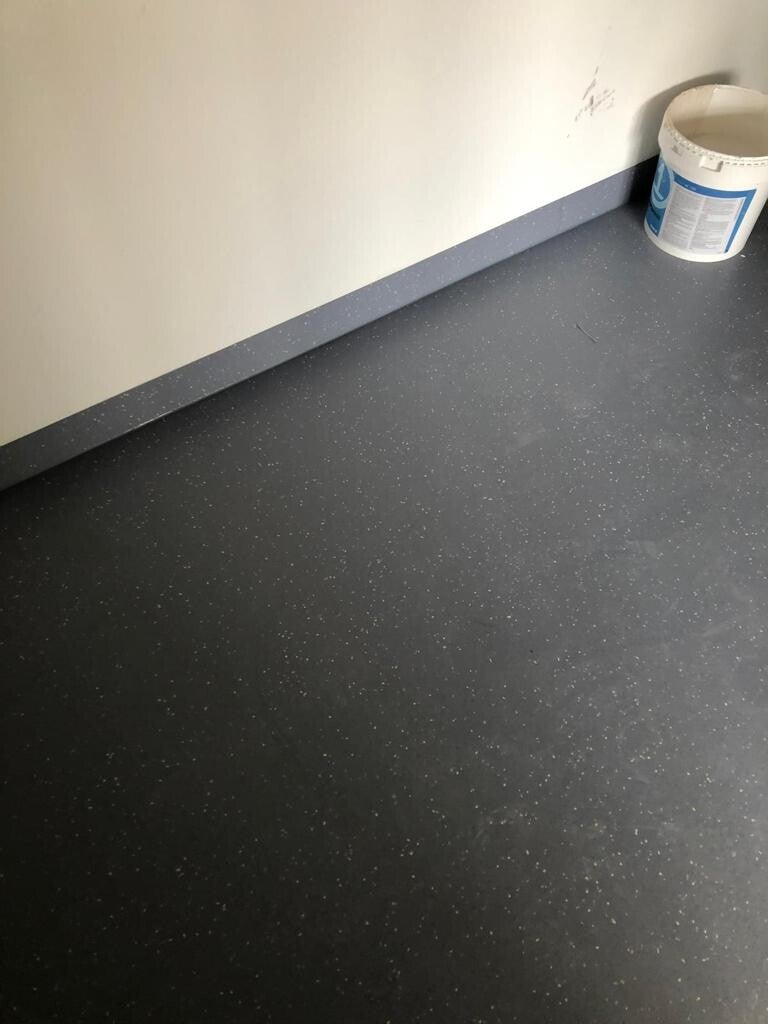 PVC- Linoleum / LEISTUNGEN | Bodenleger A. Design