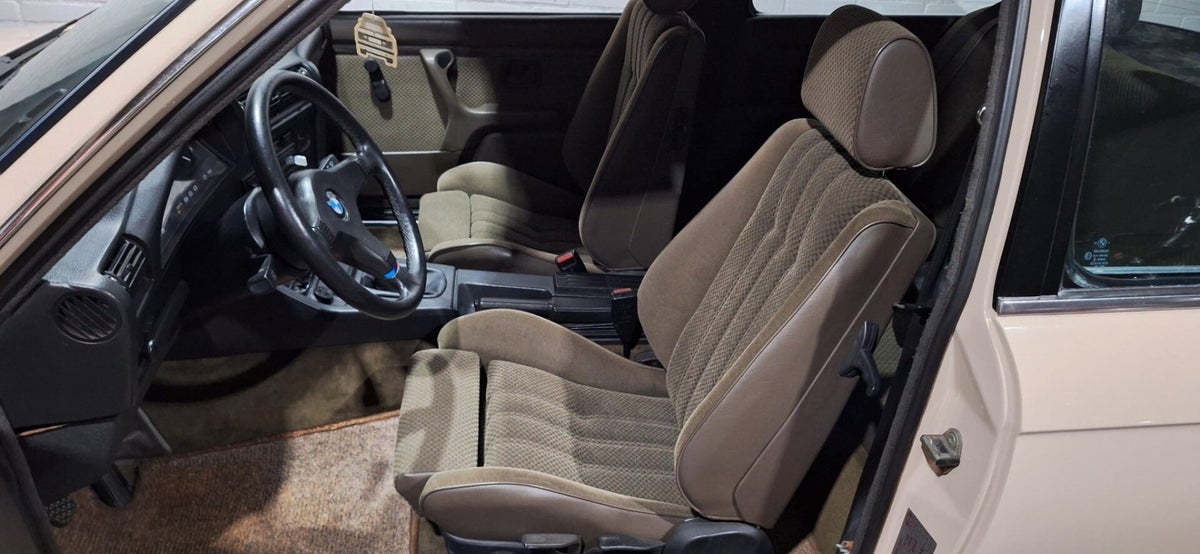 BMW E30 323i Sportseat Nutria Cloth (0152 for example) | OldtimerSeats.Com