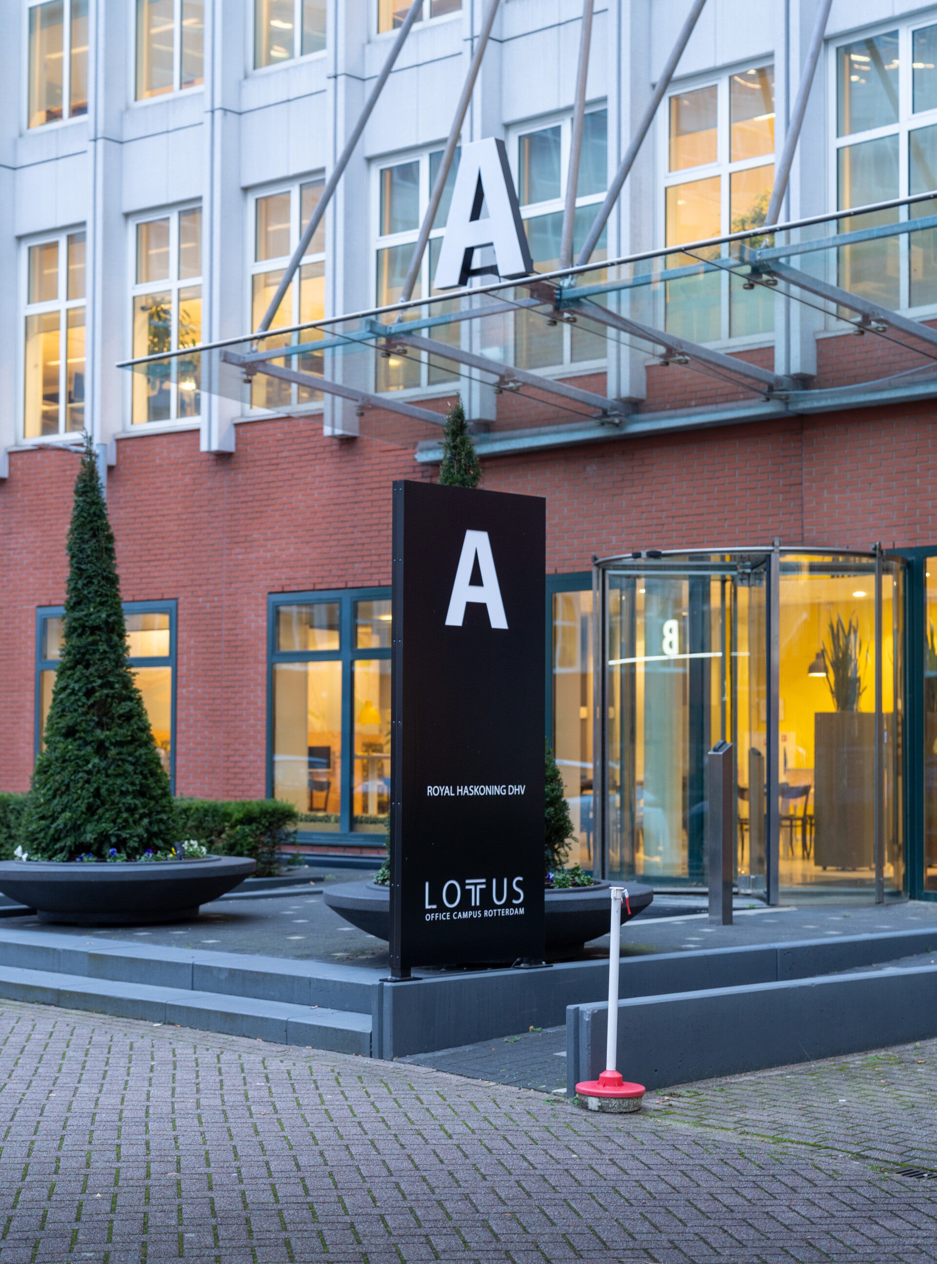 Lotus Office Campus Rotterdam / Sizo Group / Leden | WayfindingNetwerk