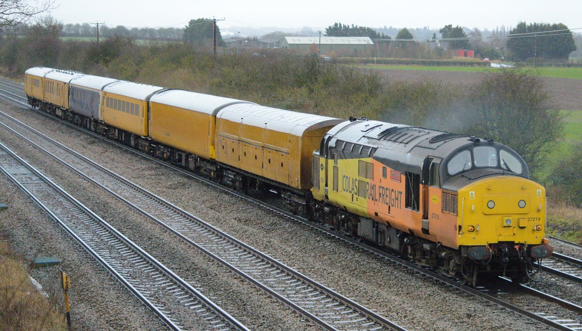 15/2/2022 : Colas Class 37 Test Train | RailwayTrainPhotographs