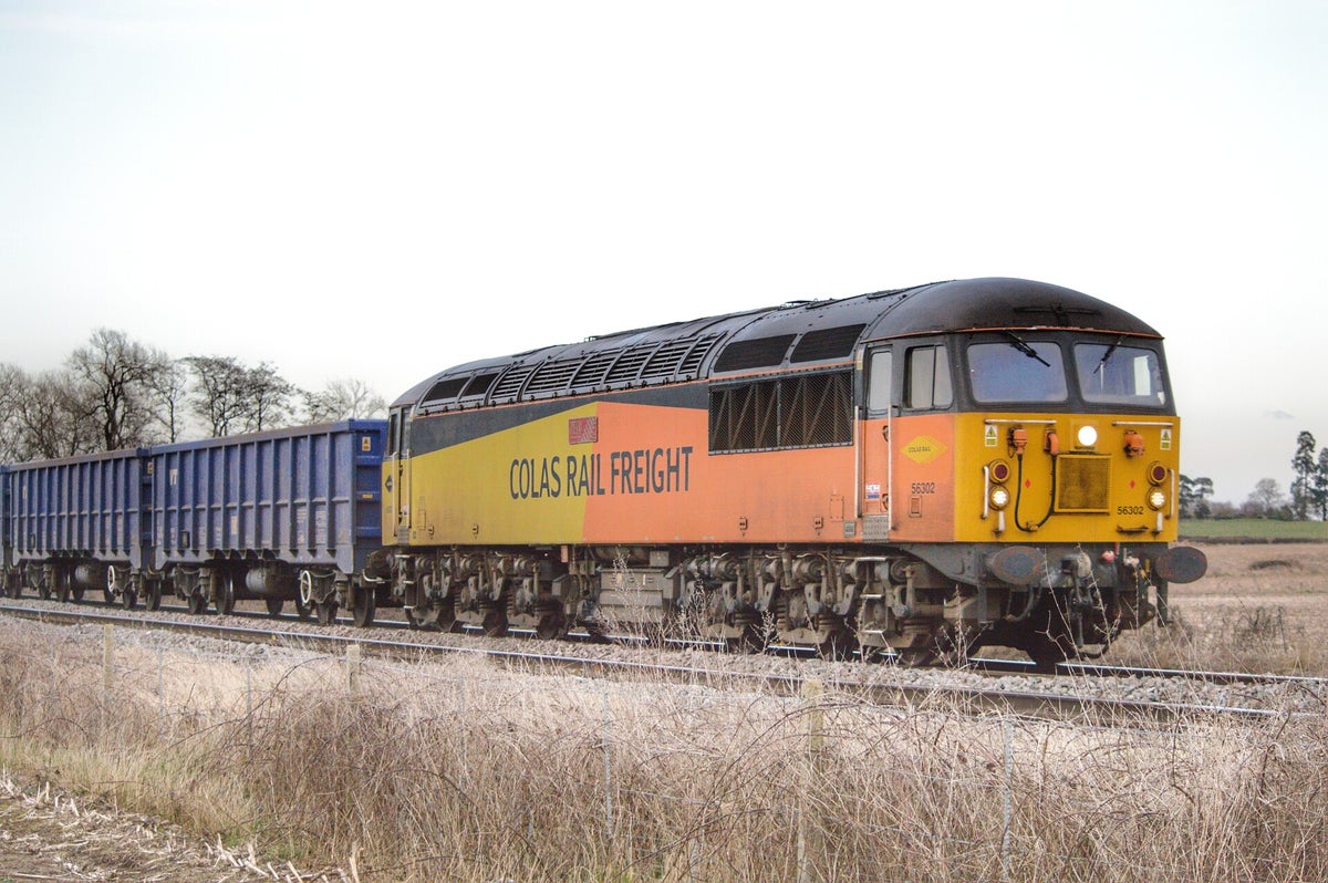 9/3/2022 : Colas Class 56 | RailwayTrainPhotographs
