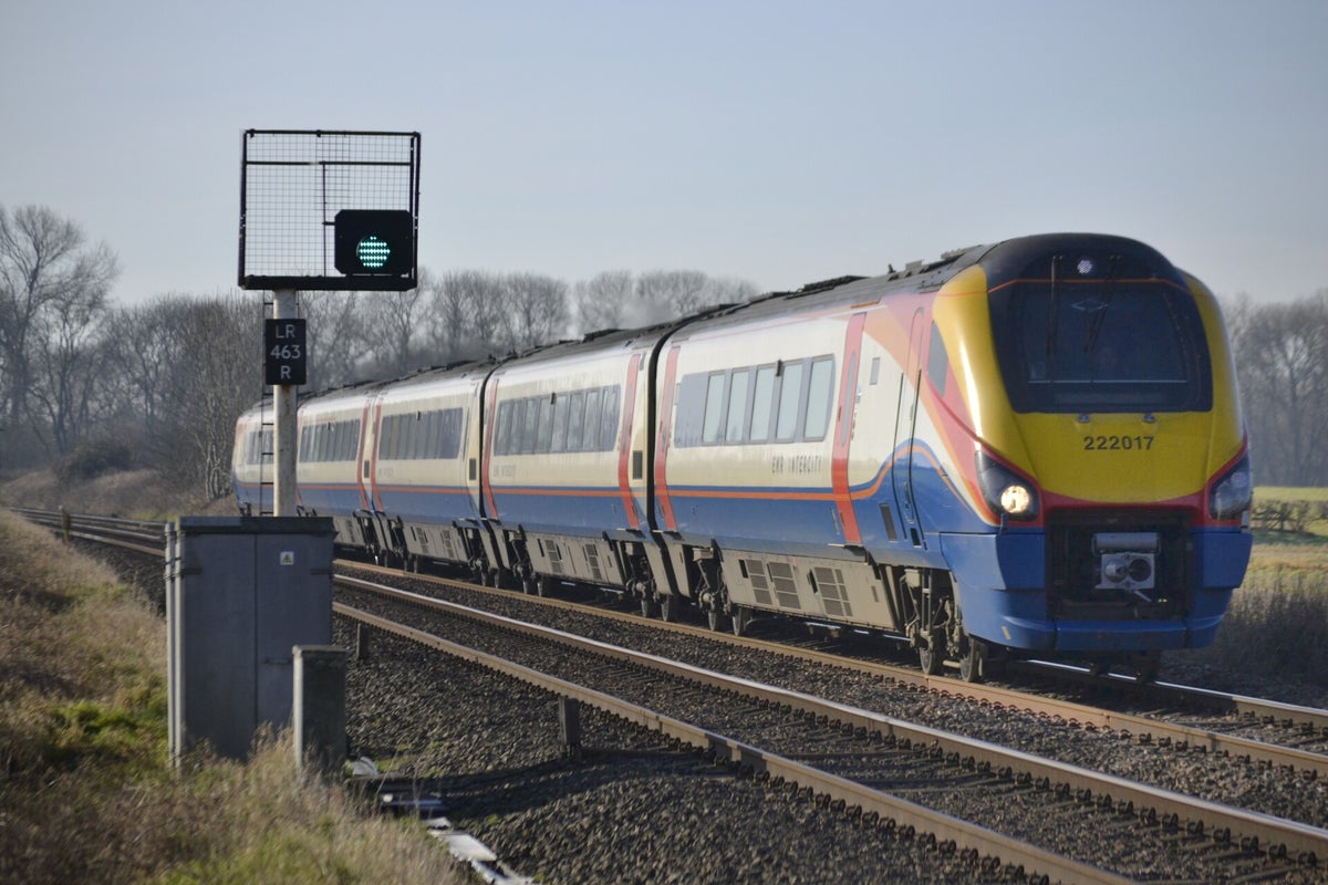 EMR : East Midlands Railway - Class 222 Meridians | RailwayTrainPhotographs