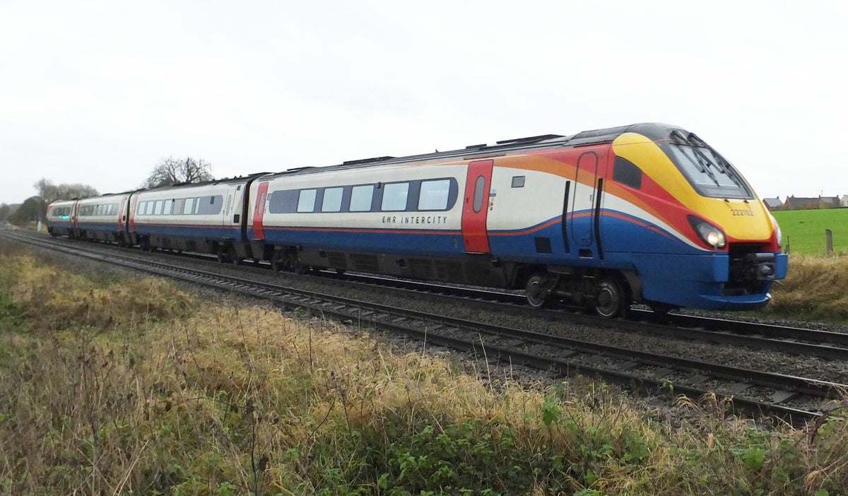 EMR : East Midlands Railway - Class 222 Meridians | RailwayTrainPhotographs