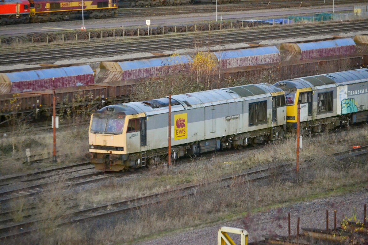 7/12/2019 : Toton Scrapline Class 60s | RailwayTrainPhotographs