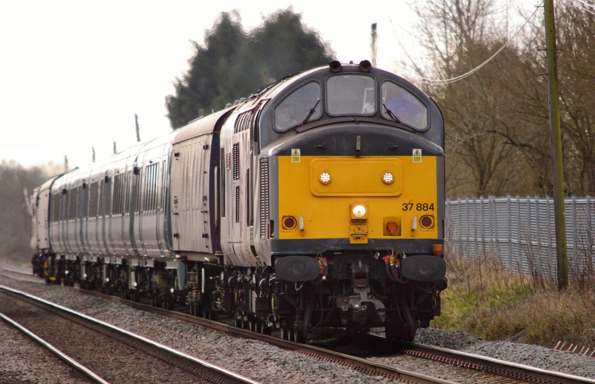 10/2/2022 : ROG Class 37 Pair | RailwayTrainPhotographs