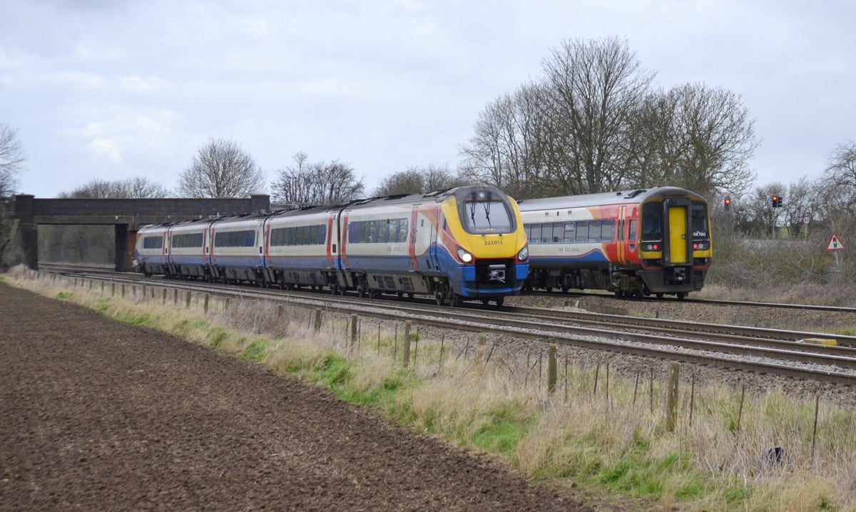EMR : East Midlands Railway - Class 222 Meridians | RailwayTrainPhotographs
