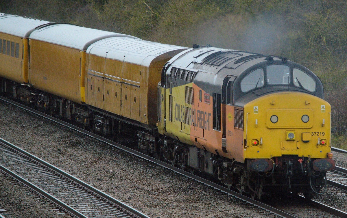 15/2/2022 : Colas Class 37 Test Train | RailwayTrainPhotographs