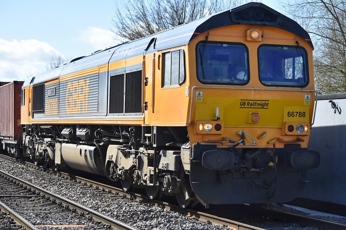 17/3/2022 : Class 66 | RailwayTrainPhotographs