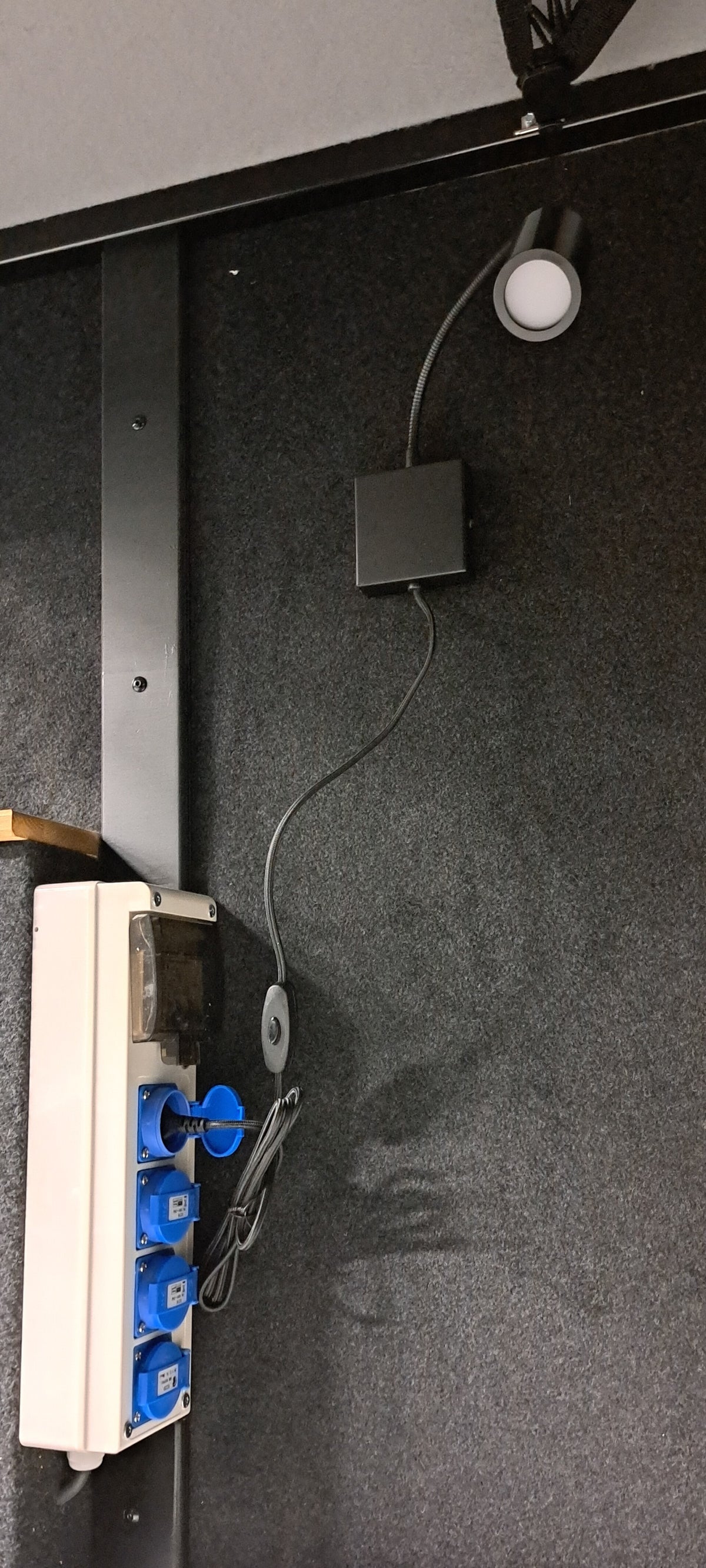 Model BACK 2 BASIC / Tracking Trailers | Tracking Trailer