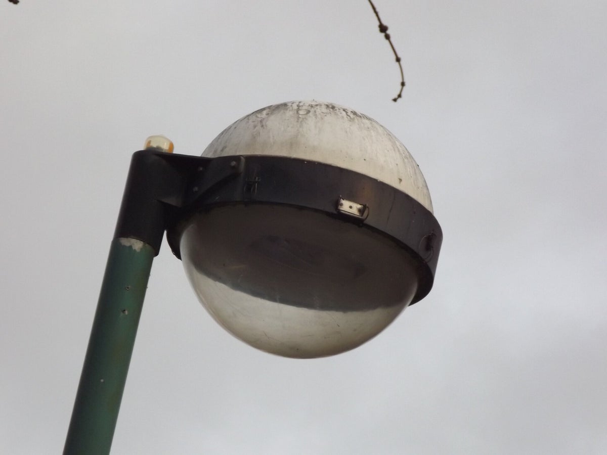 Urbis Saturn 700 Lantern Installations