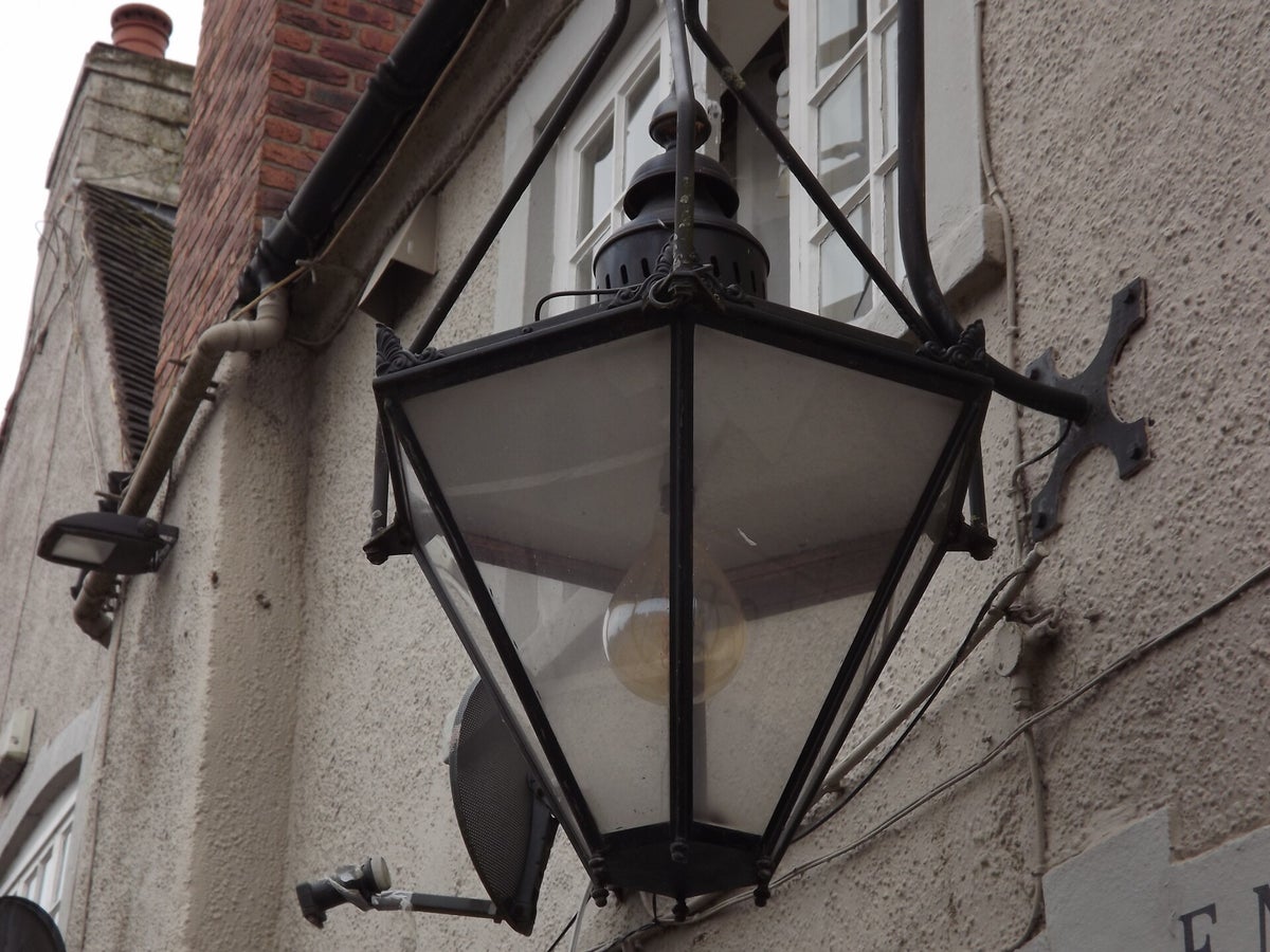 MSD Lighting Victoria Lantern Installations