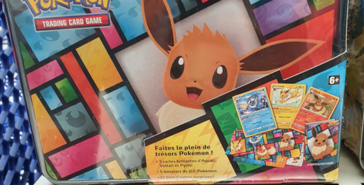 Carrefour France Exclusive Eevee Collector Chest & Pikachu Metal Pencil ...