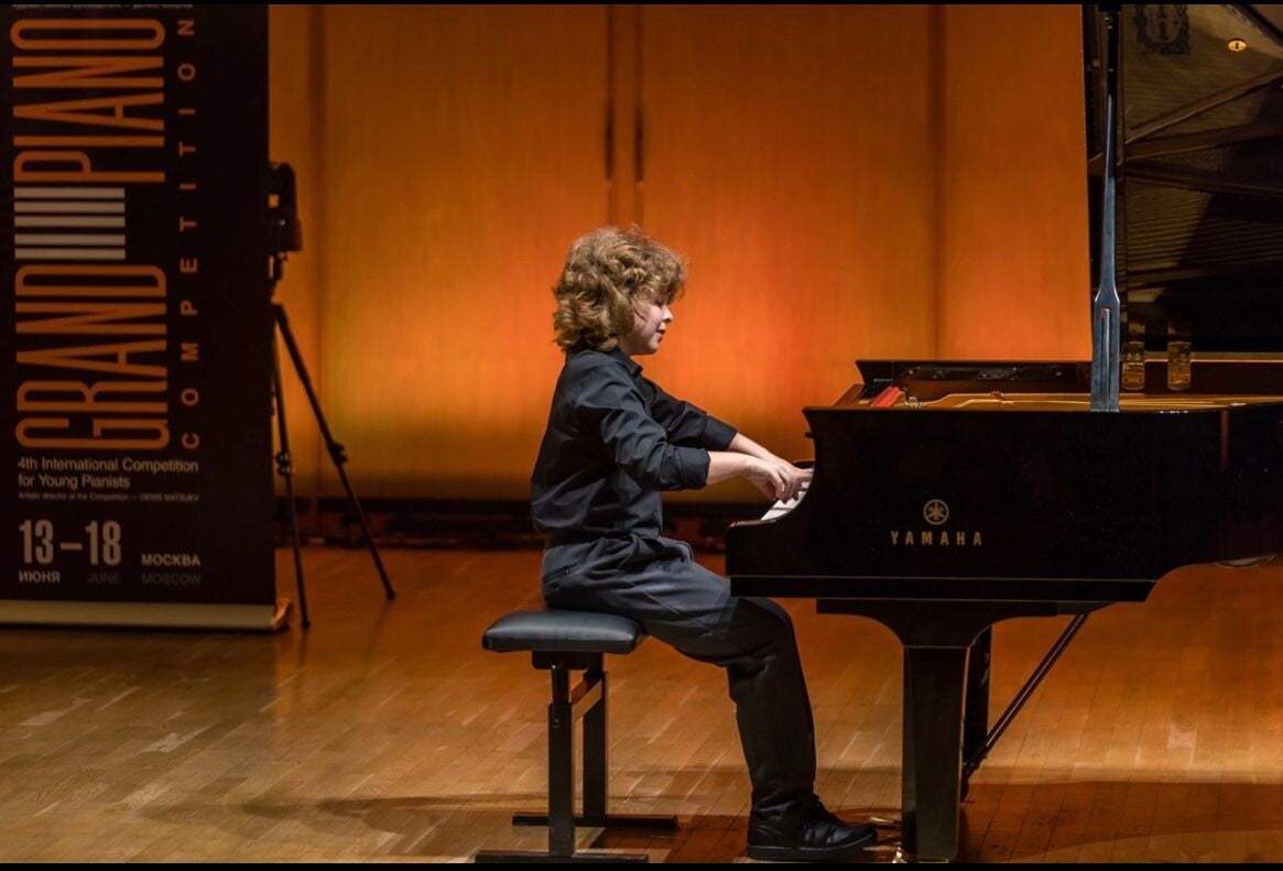 Gallery - On Stage | Lucas Chiche