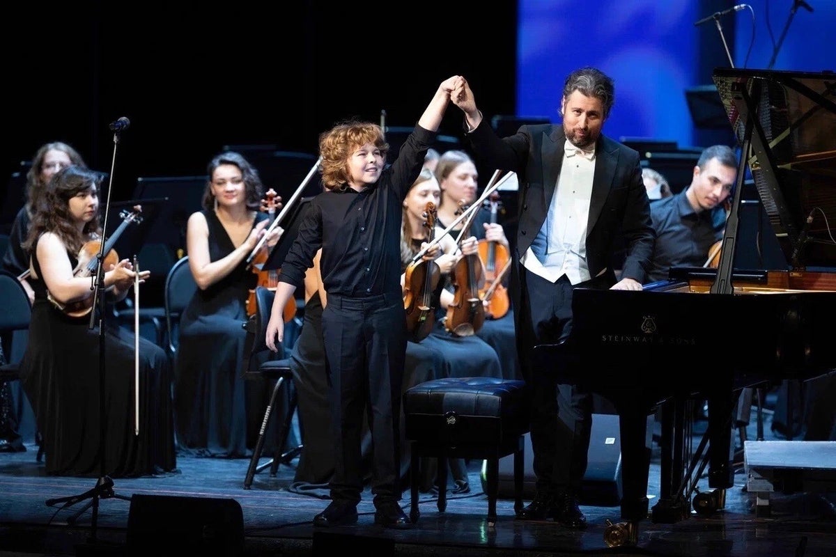 Gallery - On Stage | Lucas Chiche
