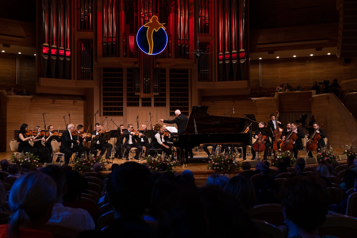 Gallery - On Stage | Lucas Chiche