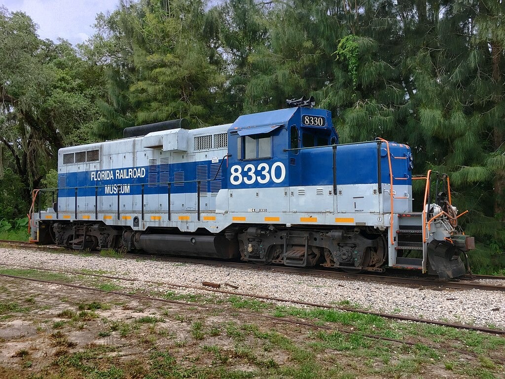 EMD GP10 | Trains and Railroads