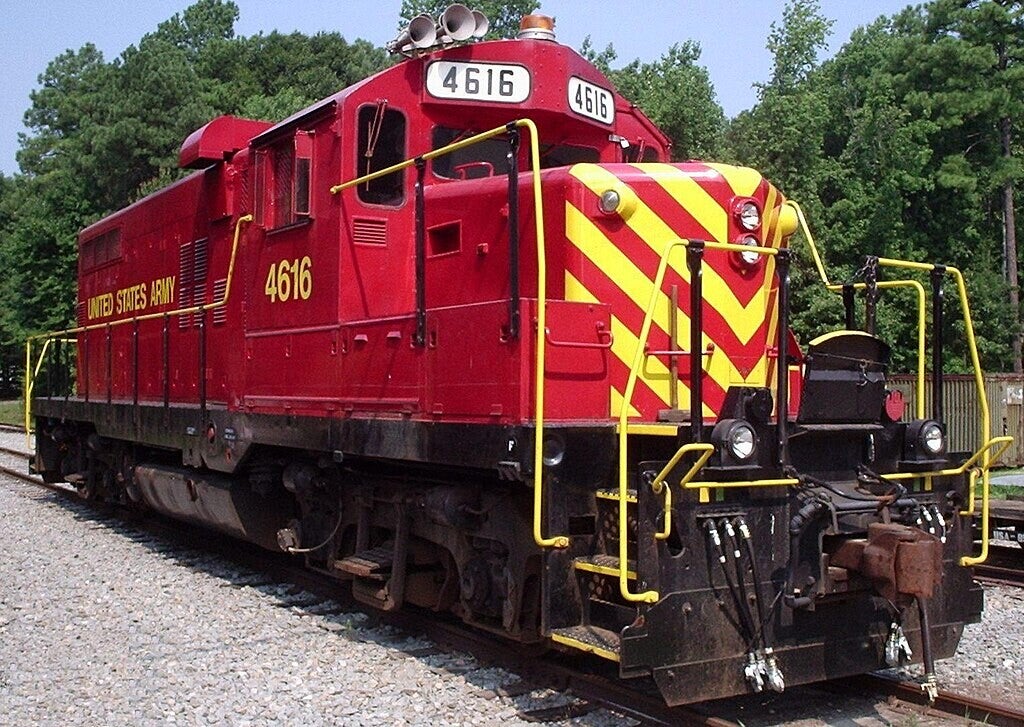 EMD GP10 | Trains and Railroads