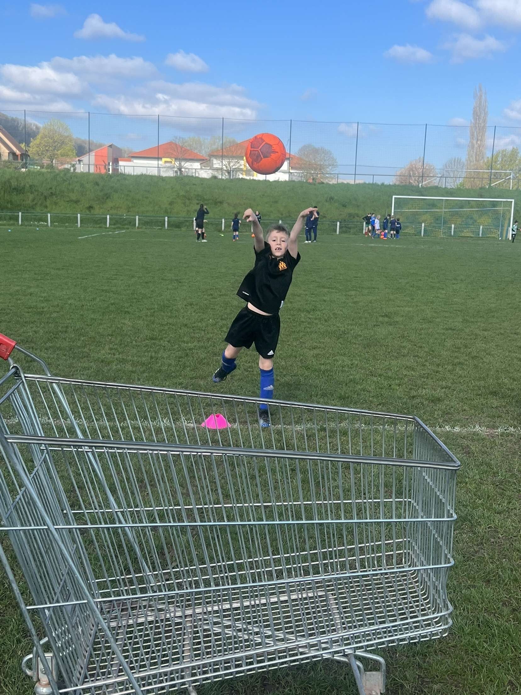 FOOTBALL CLUB NOIDANAIS