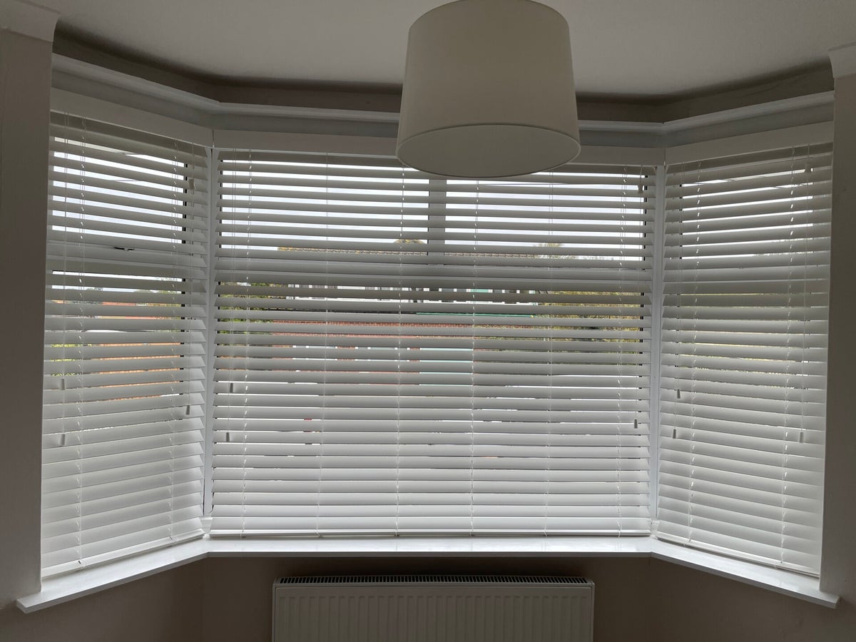 Blindsfitted: Faux Wood Venetian Blinds Fitted To A Bay Window In ...