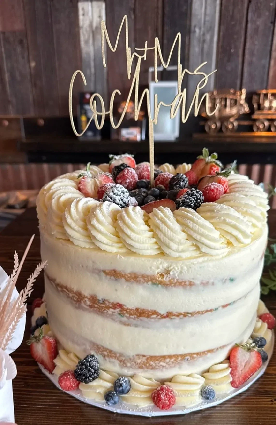 Simple One-Tier Wedding Cakes / Blog | Wedding Outline