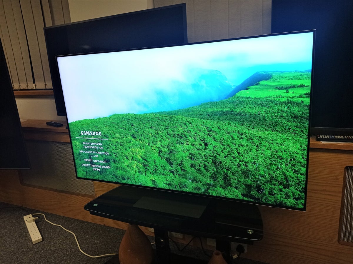 SAMSUNG 55” QN700A Neo QLED 8K HDR2000 Smart TV | TOOTS TVS