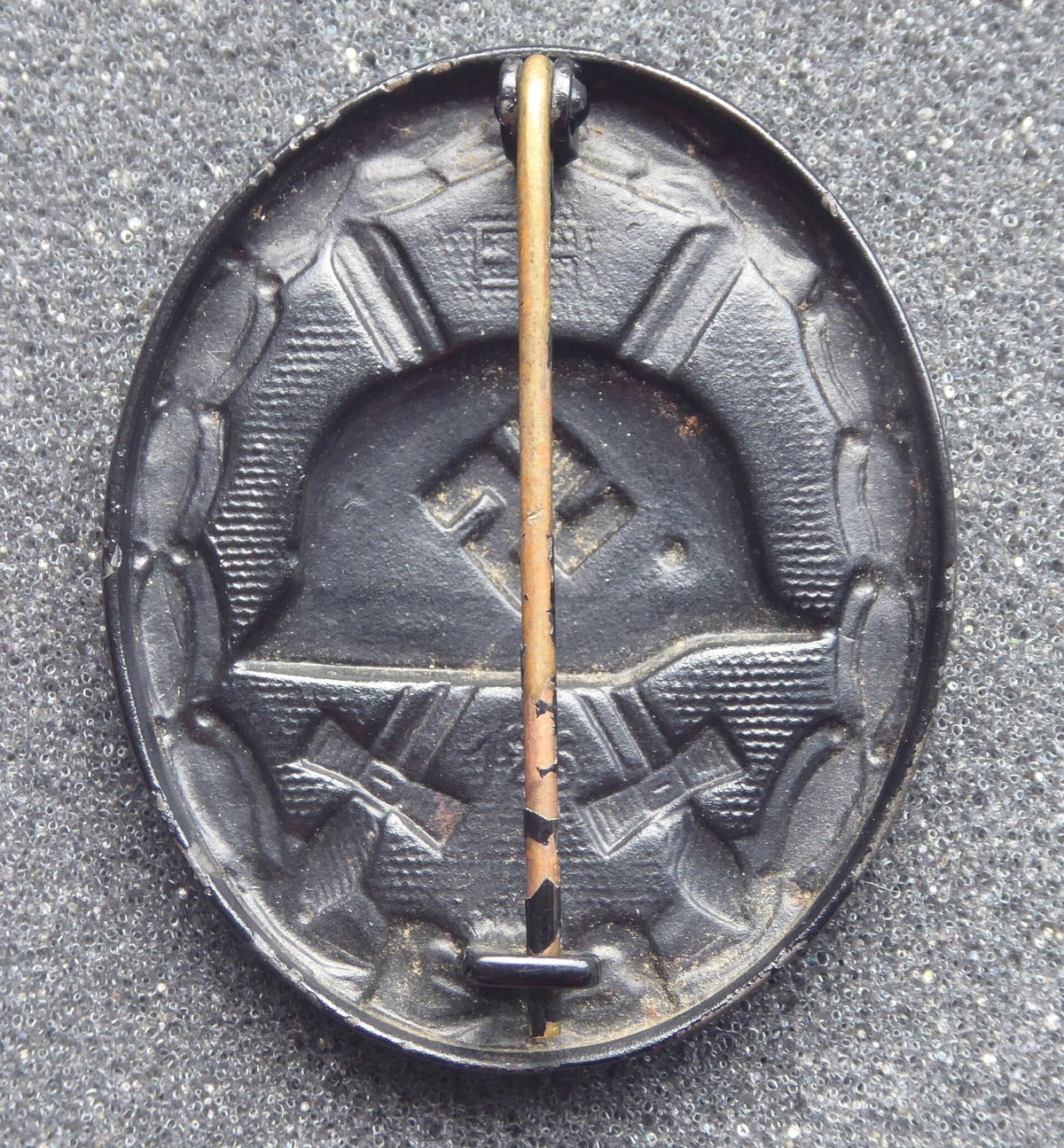 SOLD Wound badge in black by Eduard Hahn | Chasing Militaria