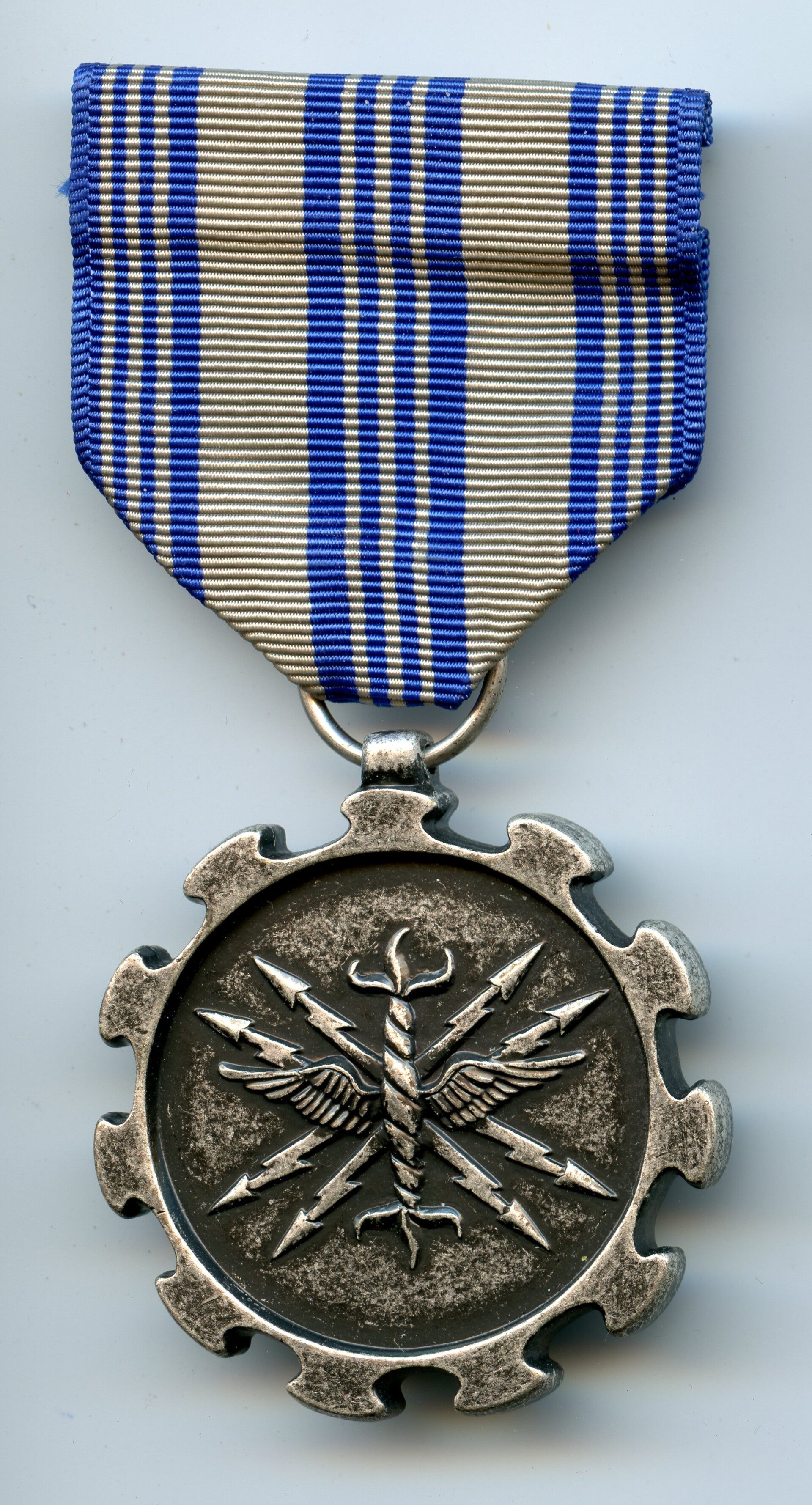 Modern Era Air and Space Achievement Medal | Chasing Militaria