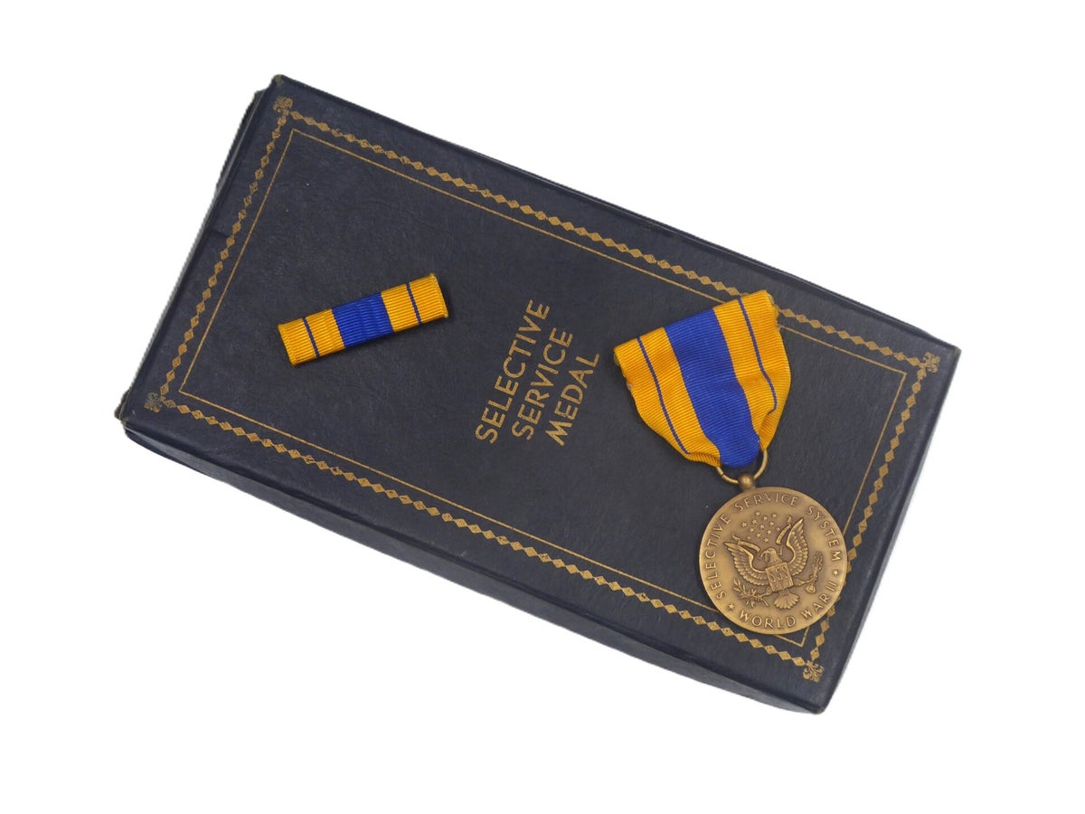 WW2 Cased Selective Service Medal | Chasing Militaria