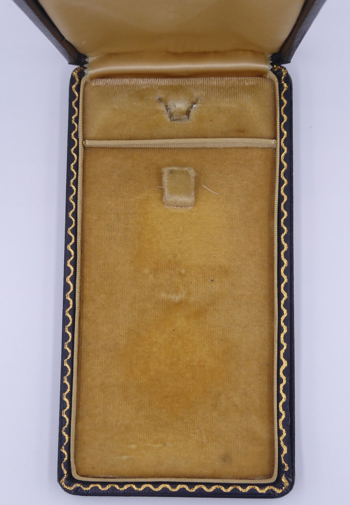 WW2 Cased Distinguished Flying Cross | Chasing Militaria