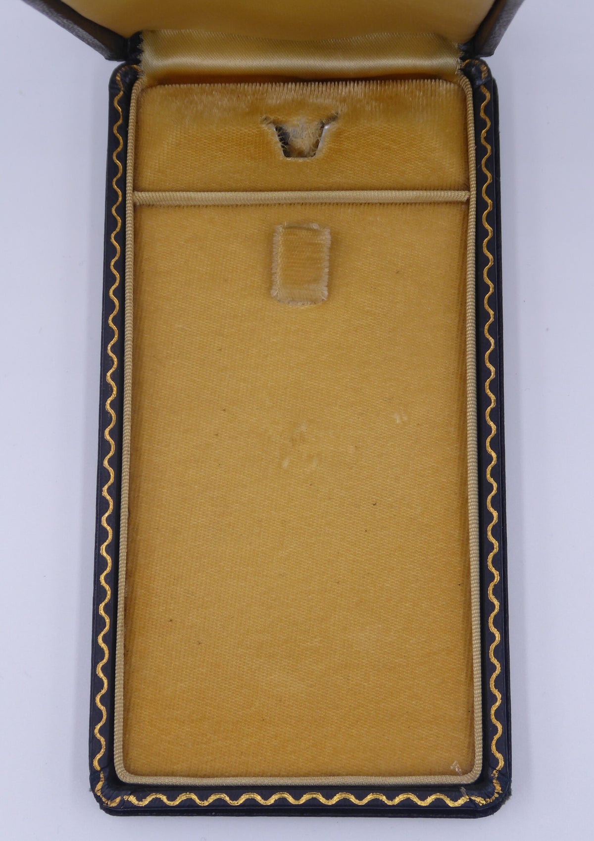 WW2 Cased Distinguished Flying Cross | Chasing Militaria