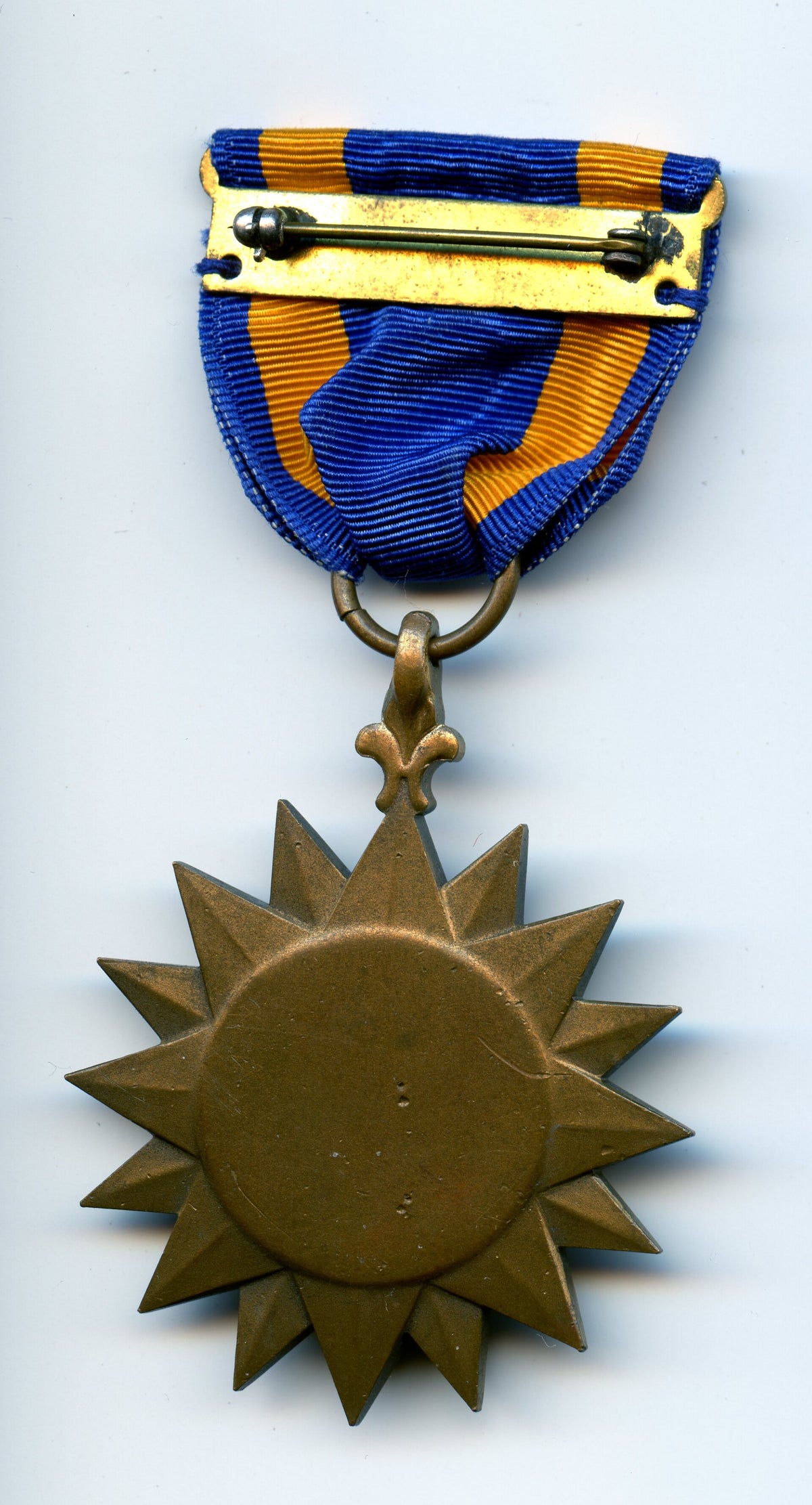 WW2 Air Medal with Oakleaf Device | Chasing Militaria