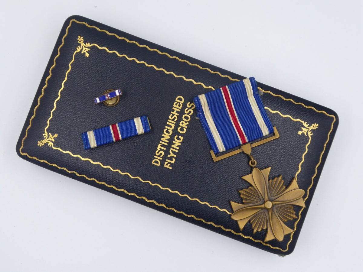 WW2 Cased Distinguished Flying Cross | Chasing Militaria