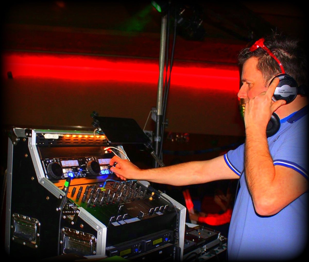 Discobars / DJ Bart Meskens / DISCOBAR en SHOWS VOOR VOLWASSENEN | Doubie's