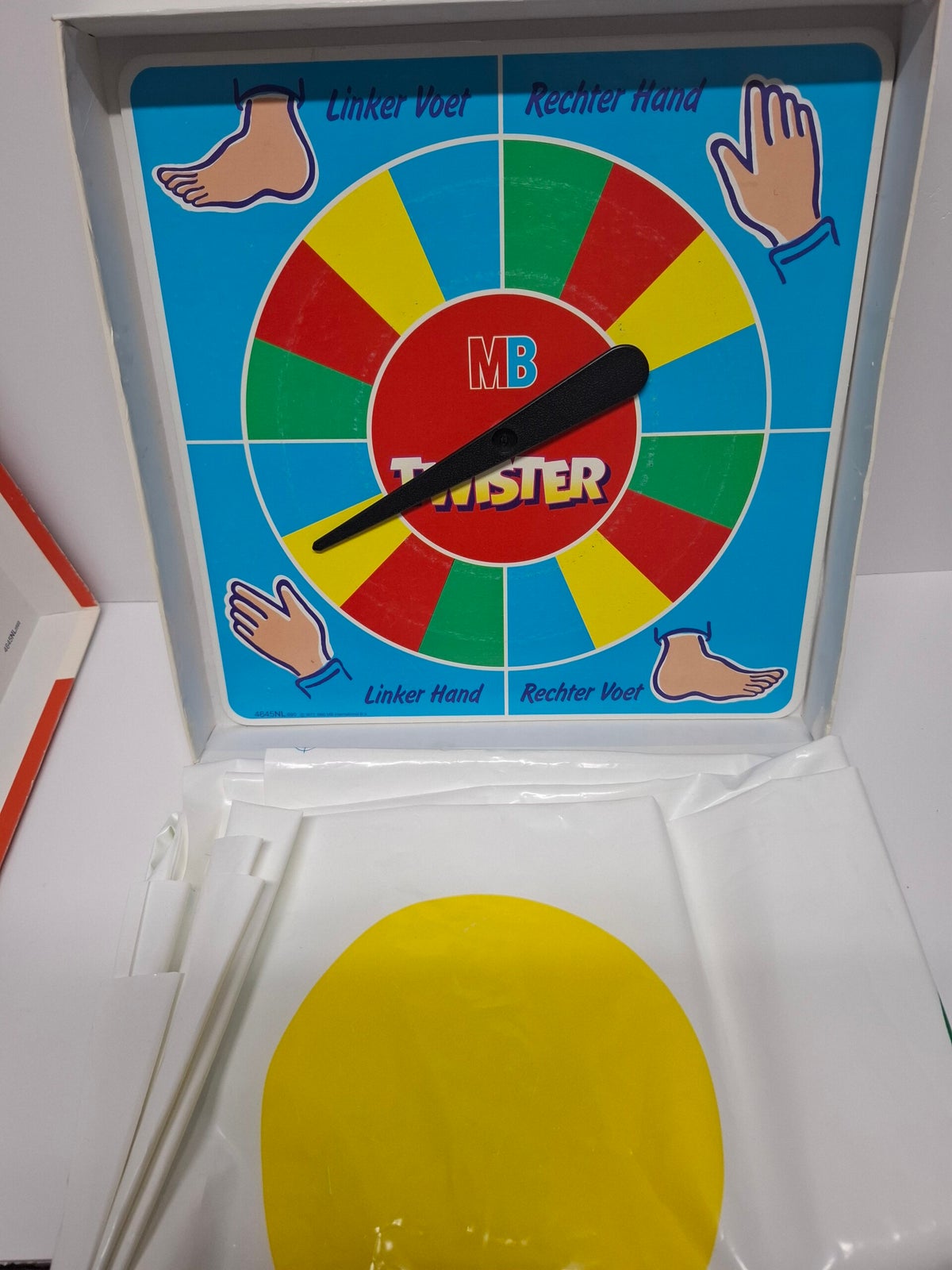 2#3351 Bordspel Twister MB | Odd-stuff