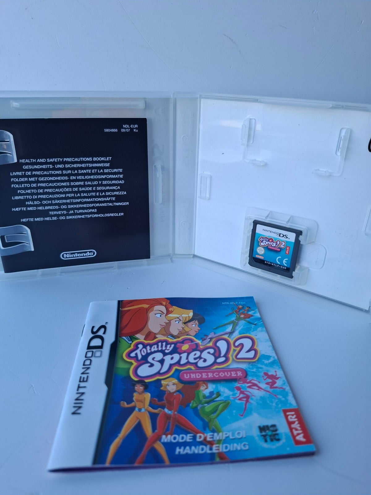 3379 Ds game Totally Spies 2 Undercover | Odd-stuff