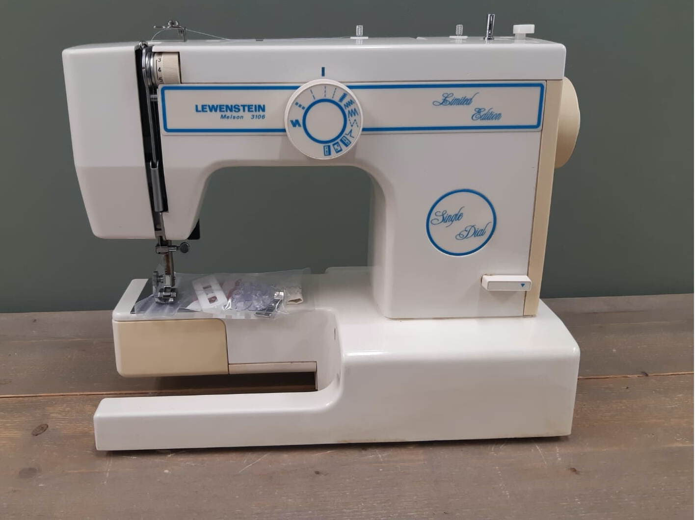 Lewenstein / Naaimachines | NaaimachineWebwinkel.nl