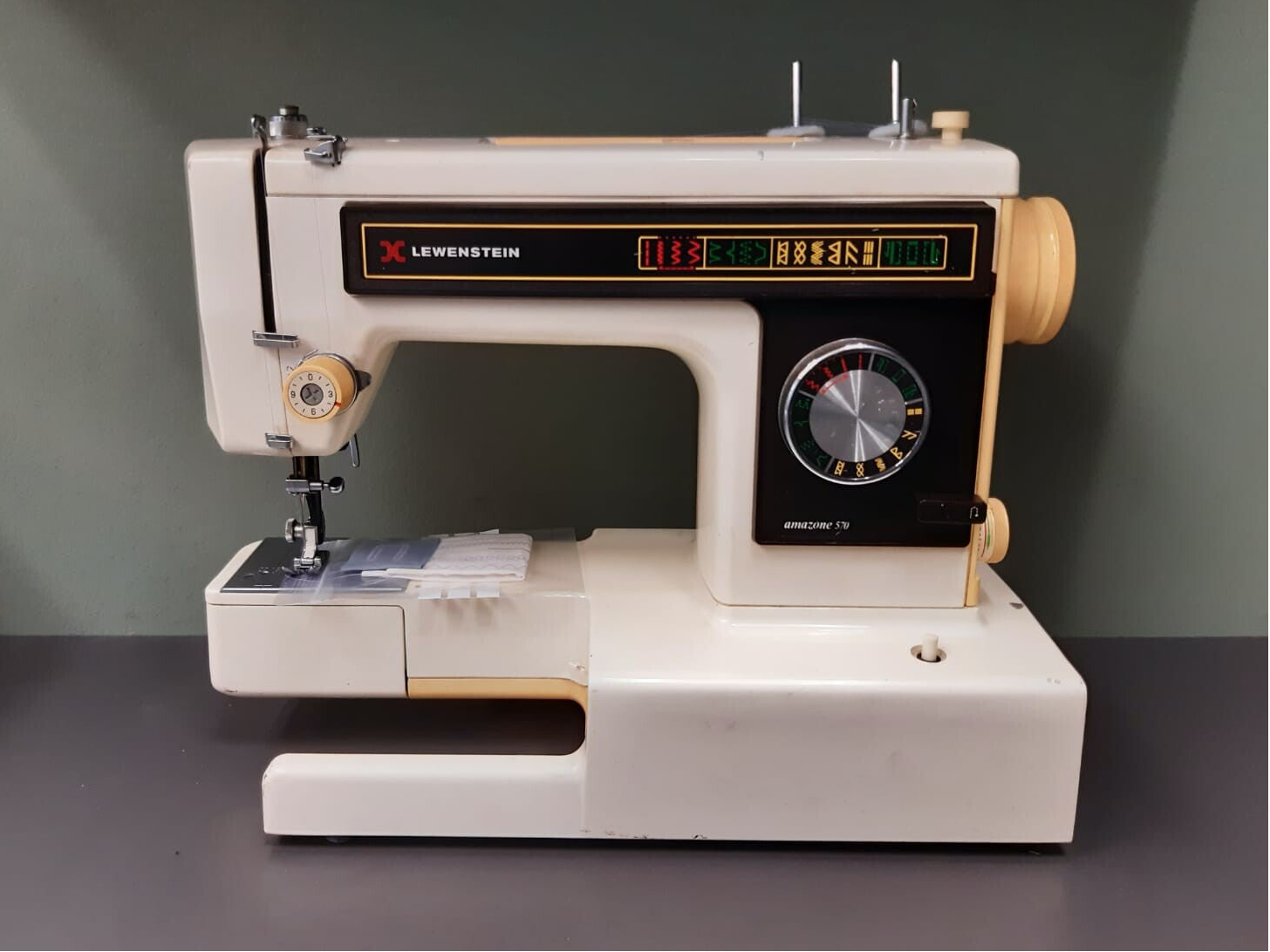 Lewenstein / Naaimachines | NaaimachineWebwinkel.nl