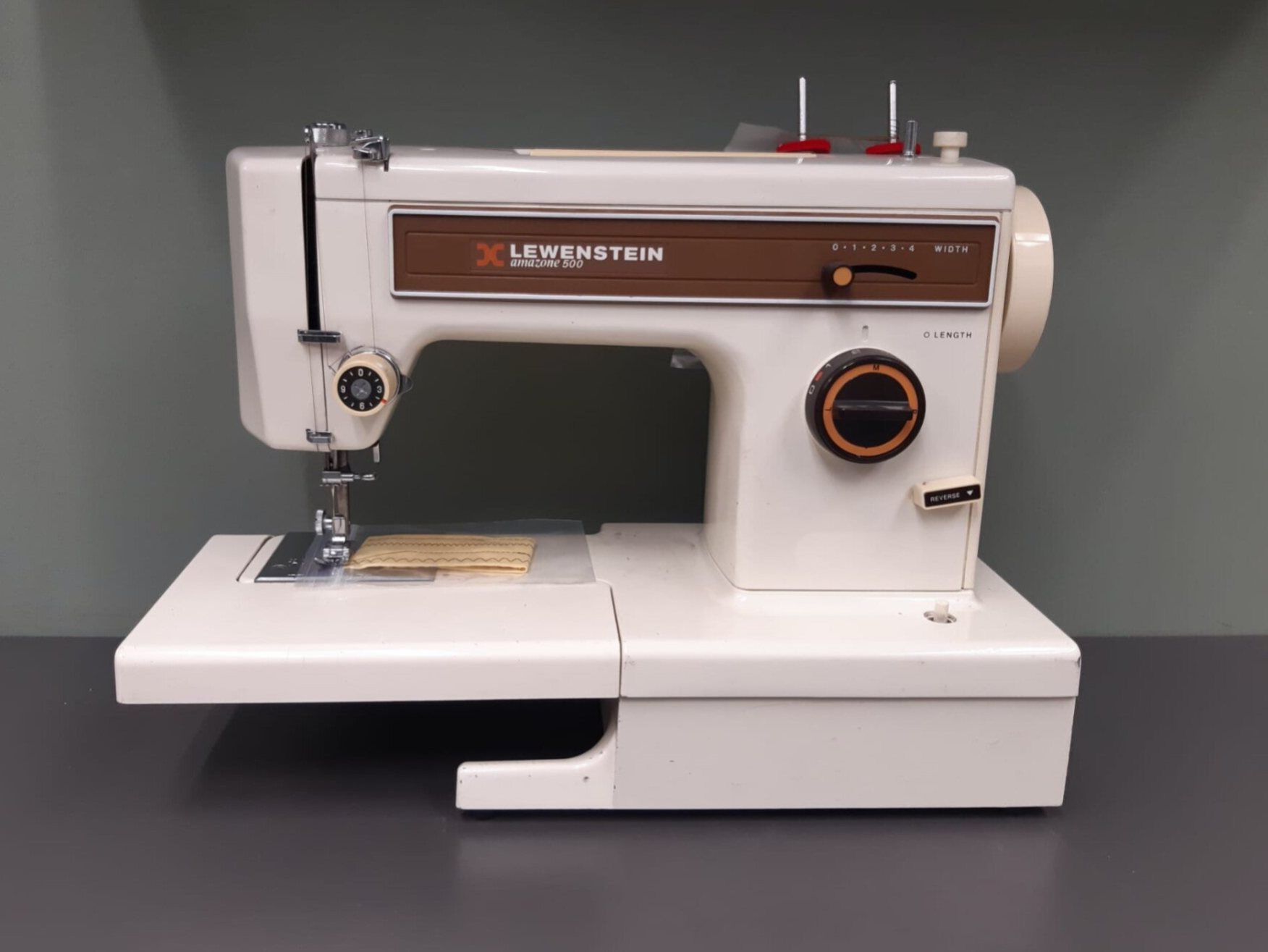 Lewenstein / Naaimachines | NaaimachineWebwinkel.nl