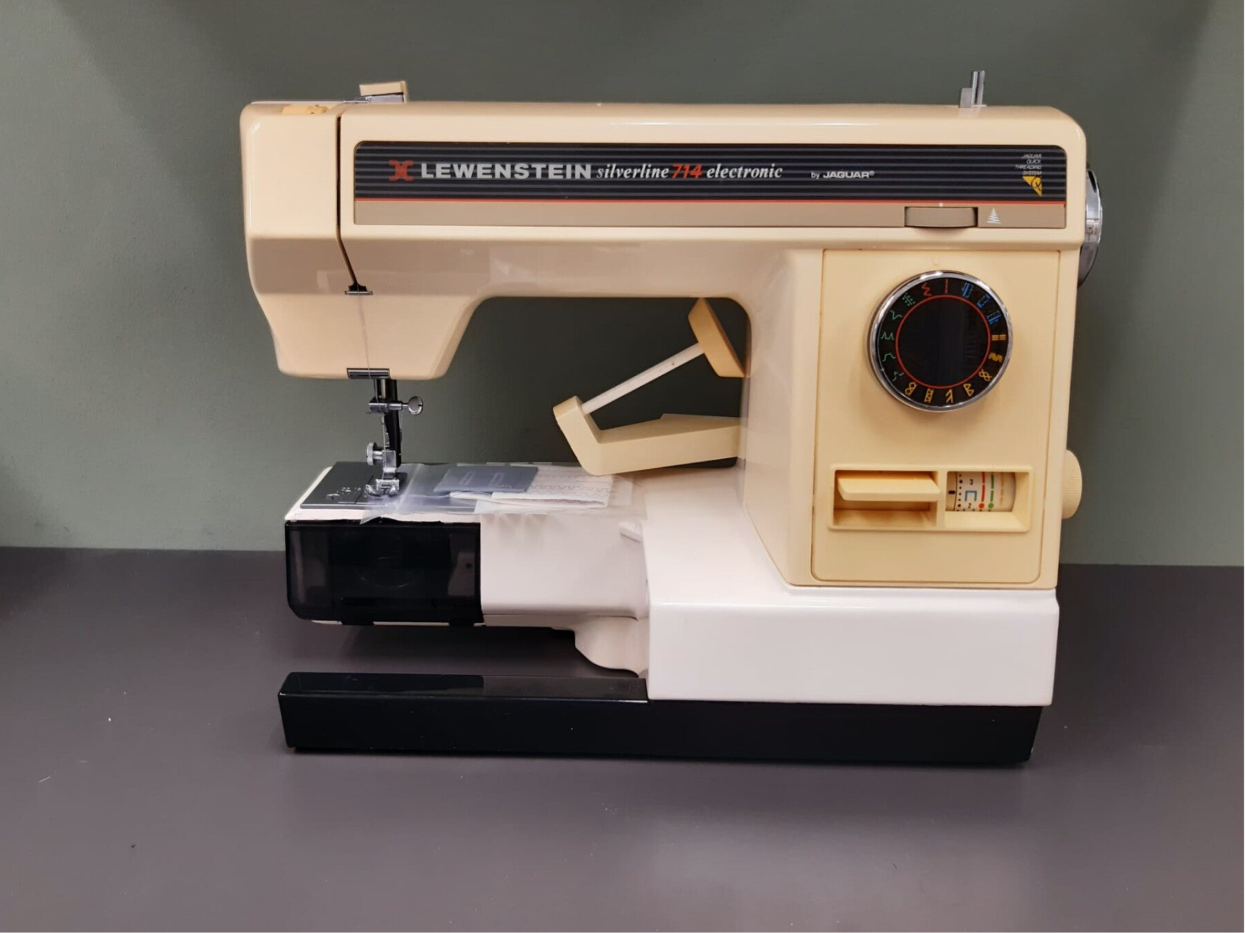 Lewenstein / Naaimachines | NaaimachineWebwinkel.nl