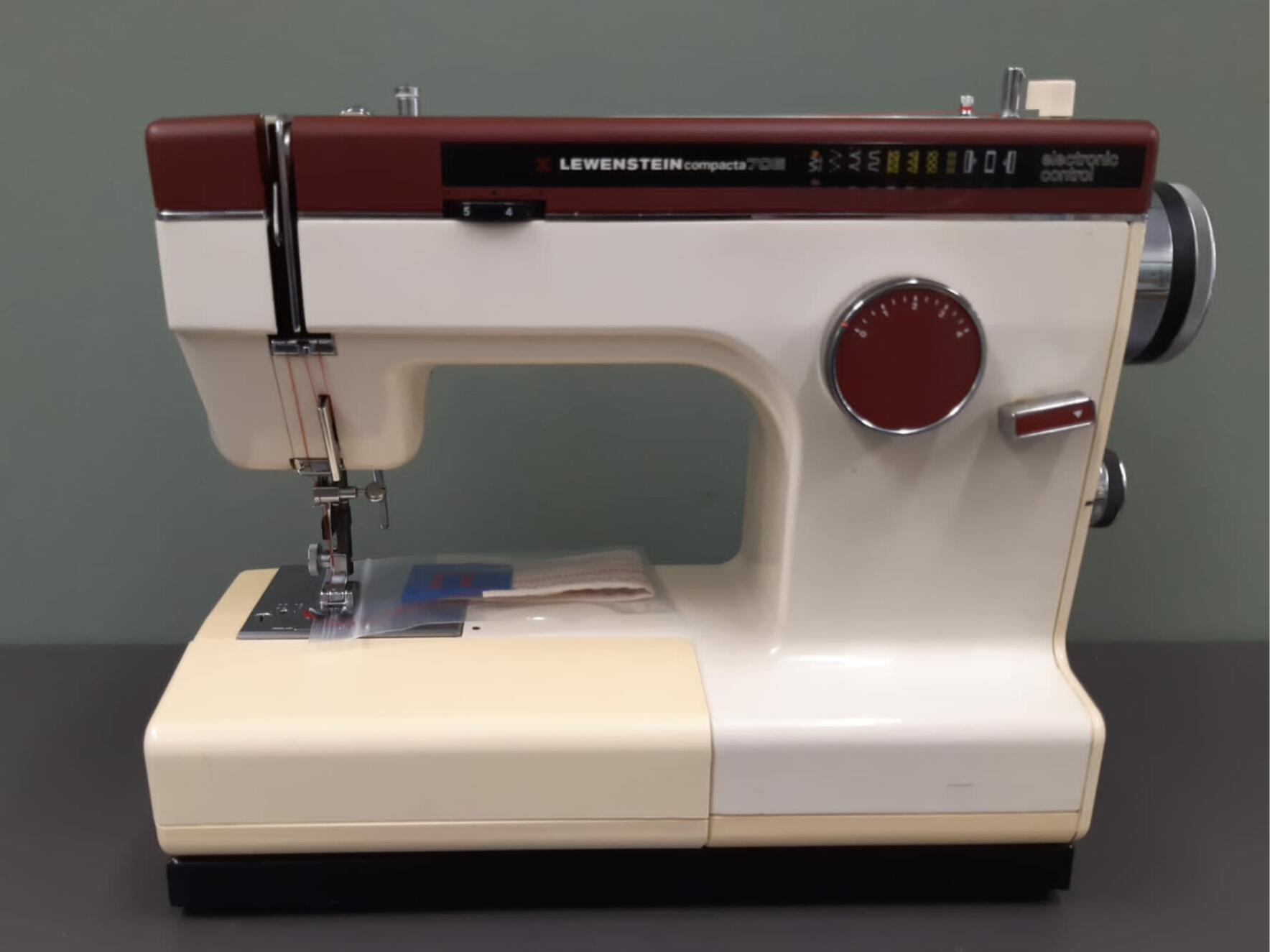 Lewenstein / Naaimachines | NaaimachineWebwinkel.nl